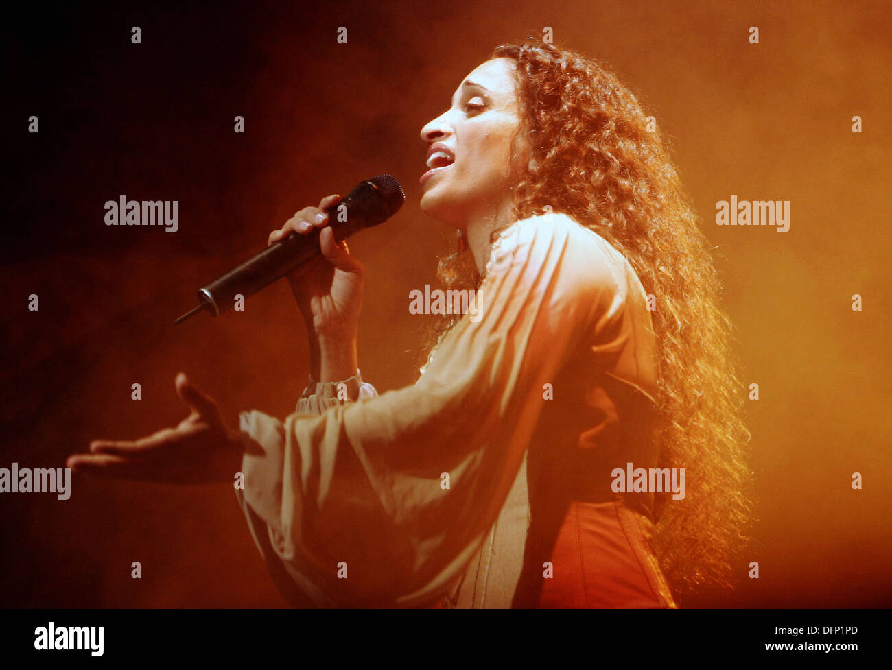 Israeli singer hi-res stock photography and images - Alamy