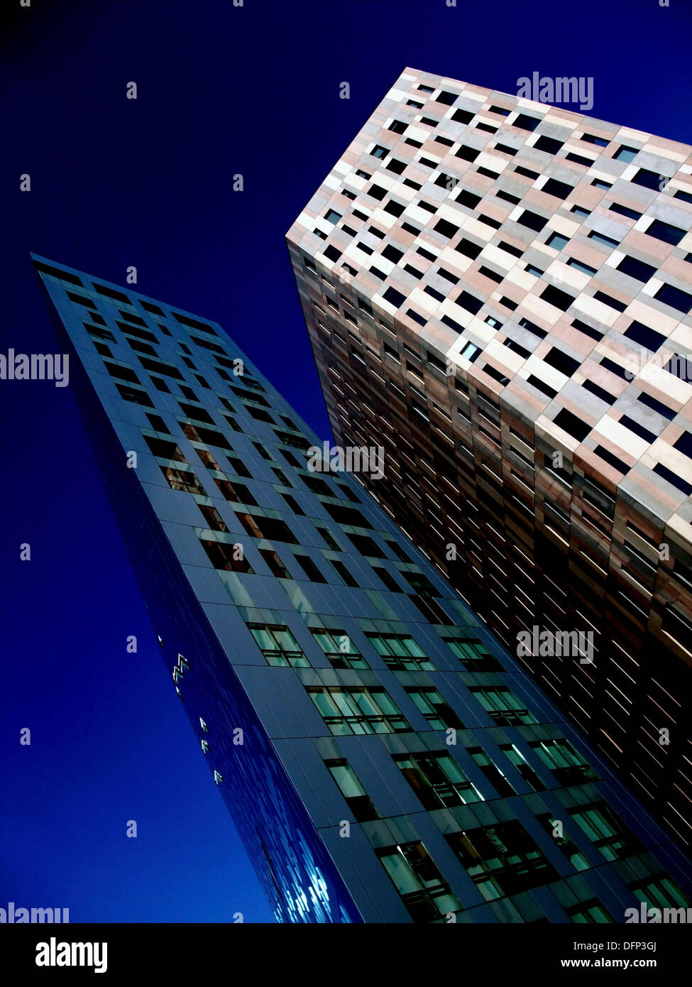 Arquitectura diagonal hi-res stock photography and images - Alamy
