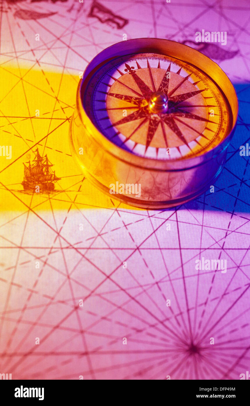 Old compass drawing hi-res stock photography and images - Alamy