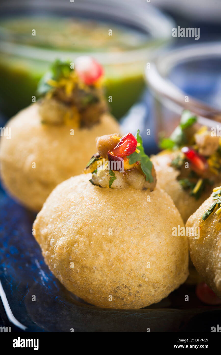 Paani puri hi-res stock photography and images - Alamy