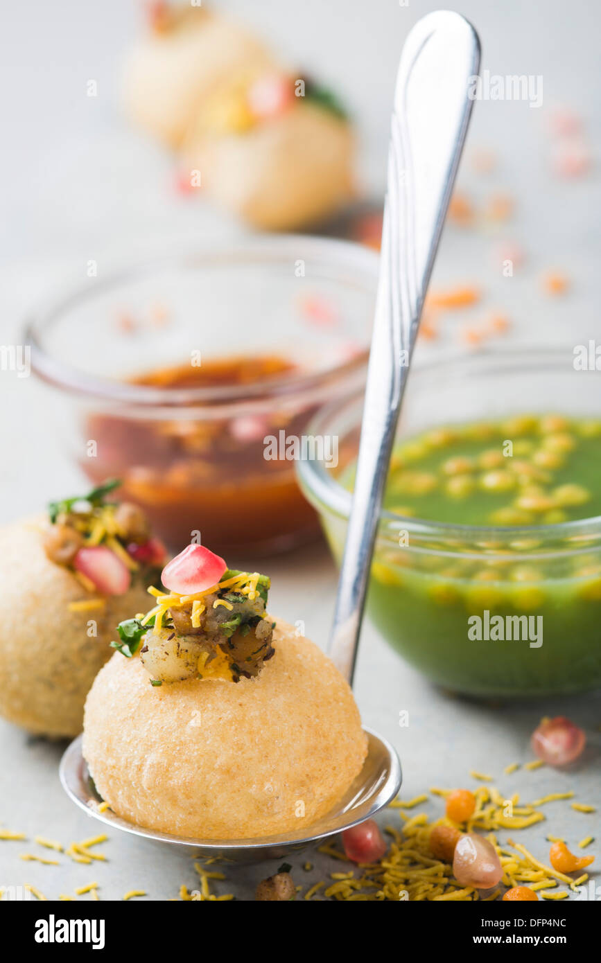 Paani puri hi-res stock photography and images - Alamy