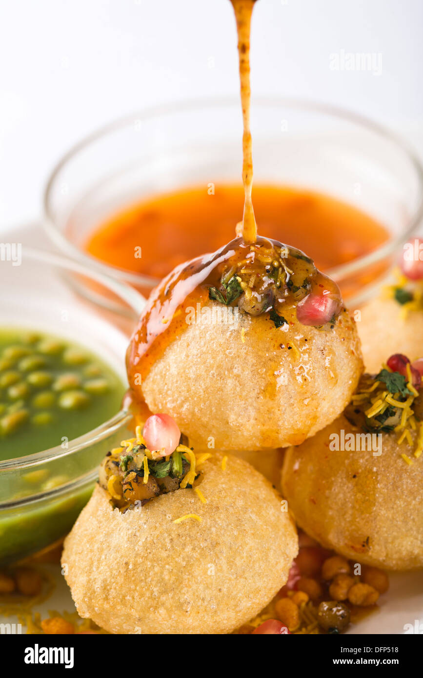 Paani puri hi-res stock photography and images - Alamy