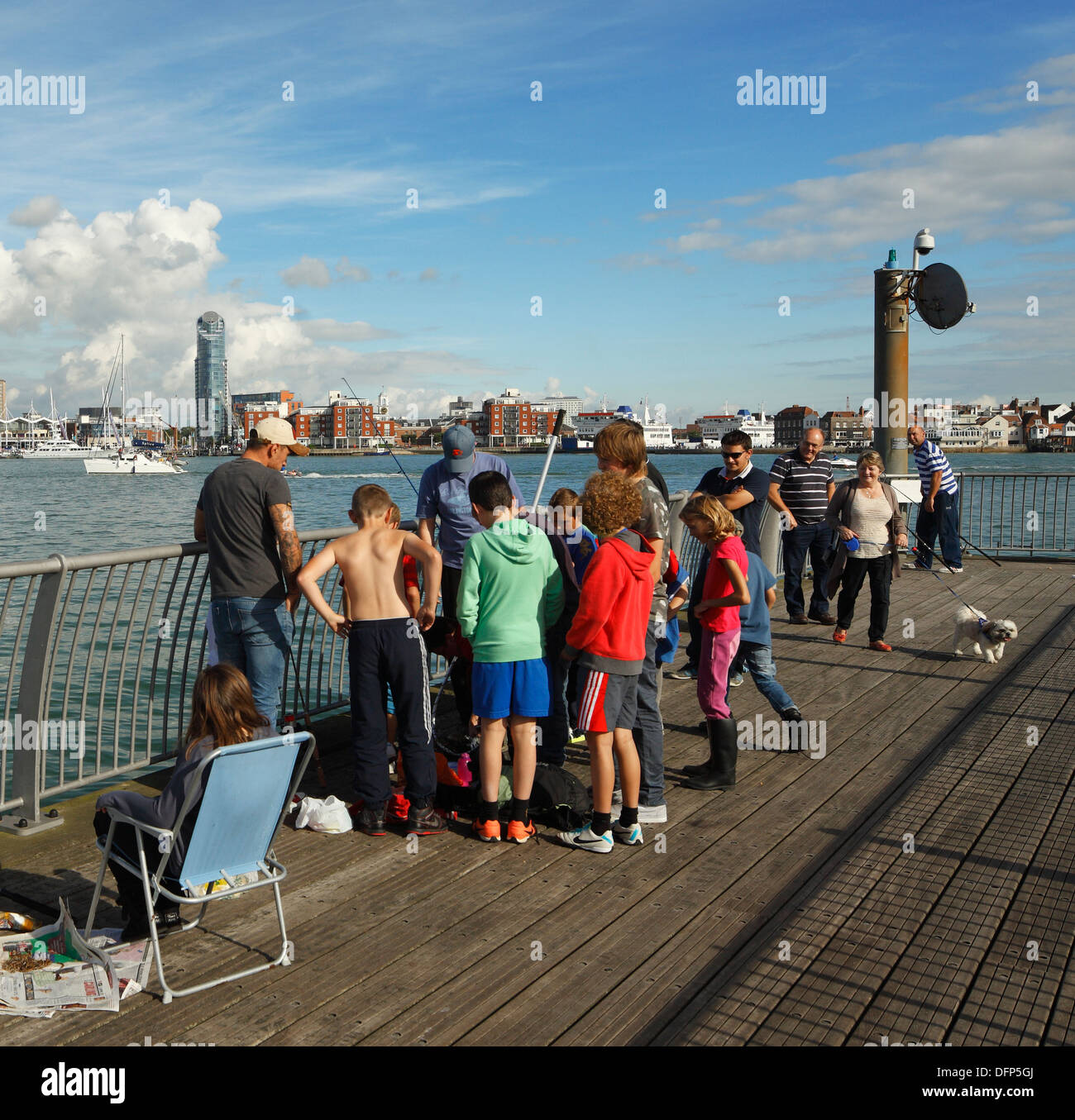 Crowd catch hi-res stock photography and images - Alamy