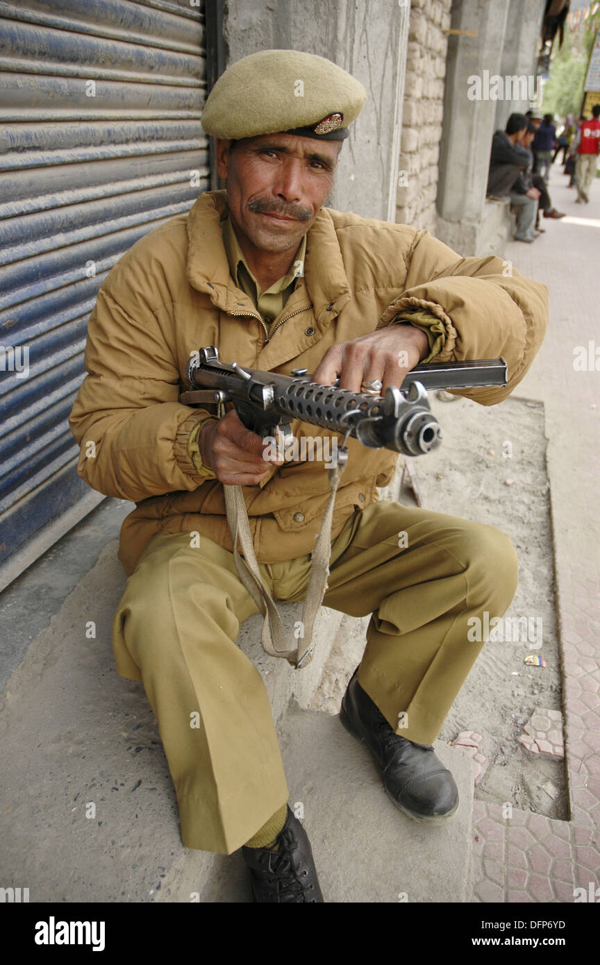 Kashmir police cop hi-res stock photography and images - Alamy