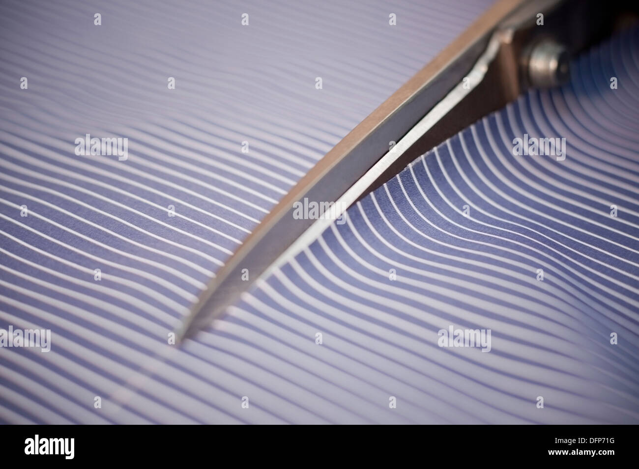 Cut with scissors hi-res stock photography and images - Alamy