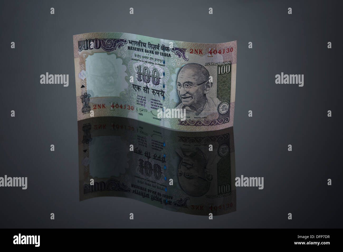 Close-up of Indian One Hundred rupee banknote Stock Photo - Alamy