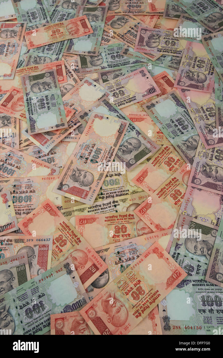 Indian rupees bundle hi-res stock photography and images - Alamy