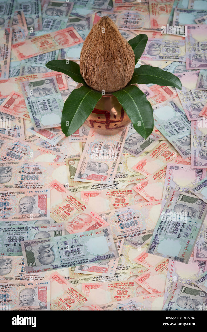 Kalash pot hi-res stock photography and images - Alamy