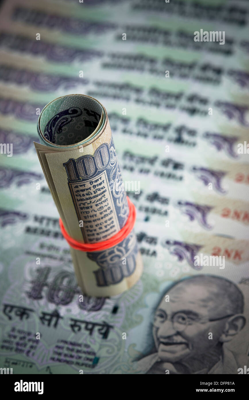 Indian one hundred rupee banknote hi-res stock photography and images ...