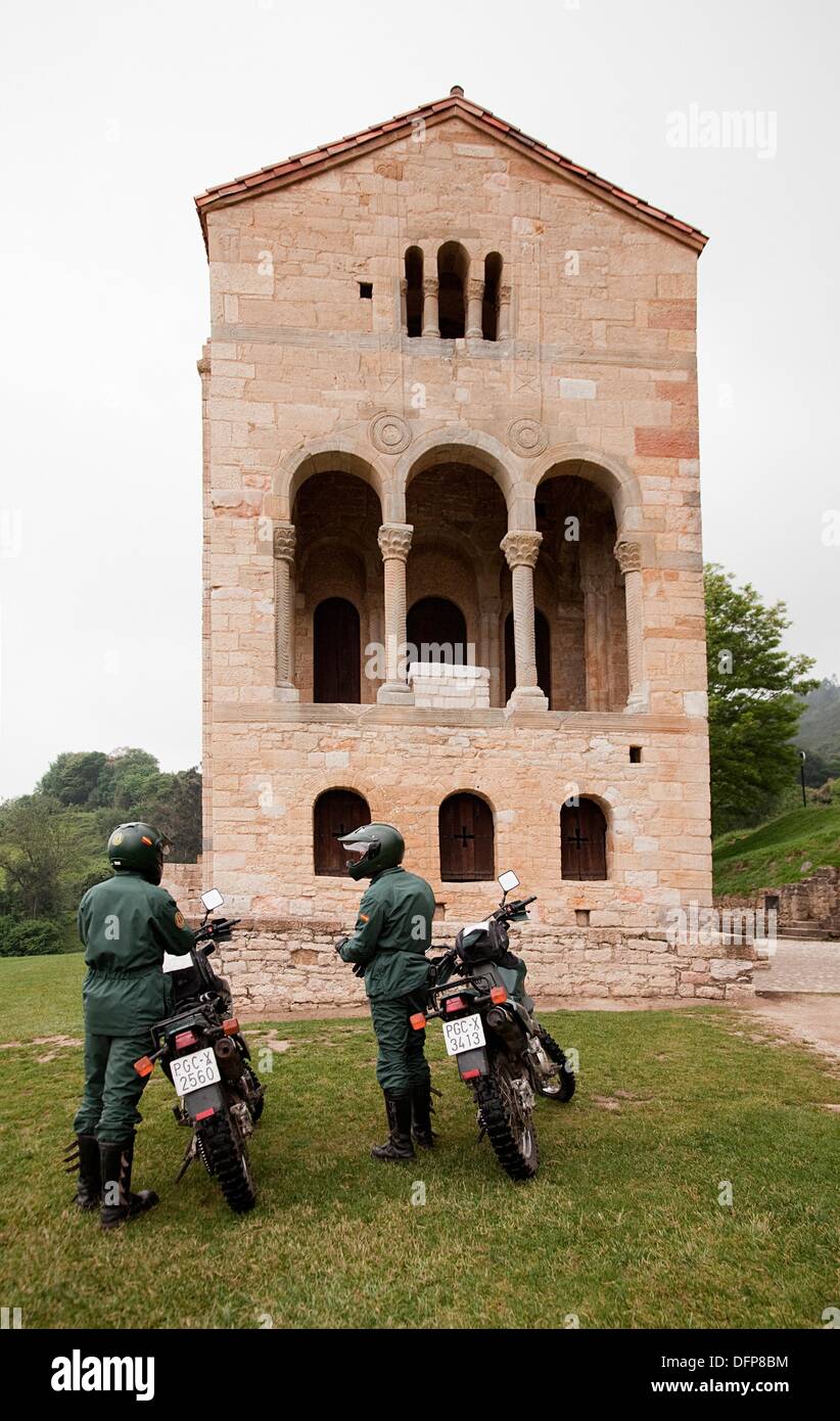 Civil protection uniform hi-res stock photography and images - Alamy