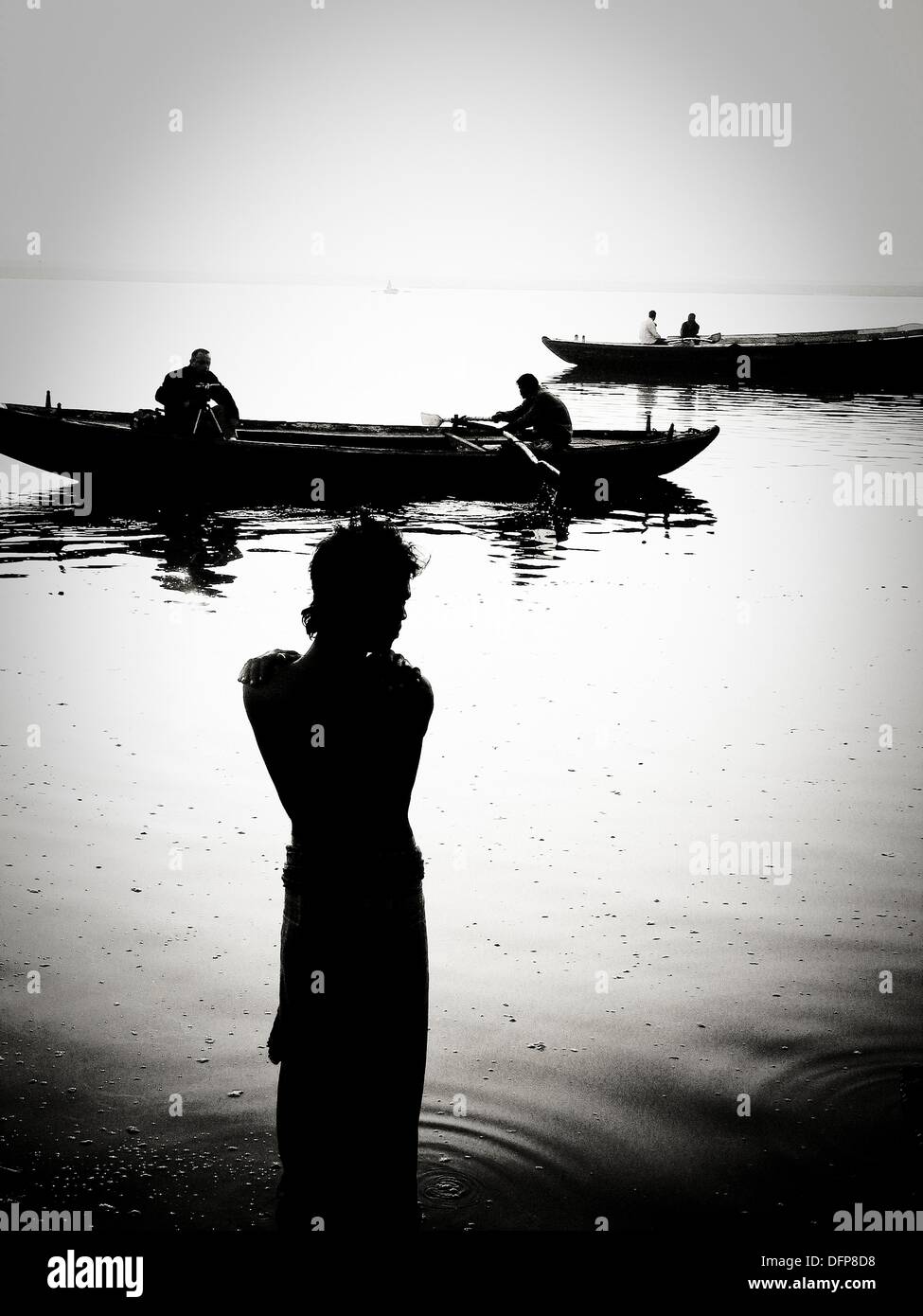 Man on step varanasi hi-res stock photography and images - Alamy