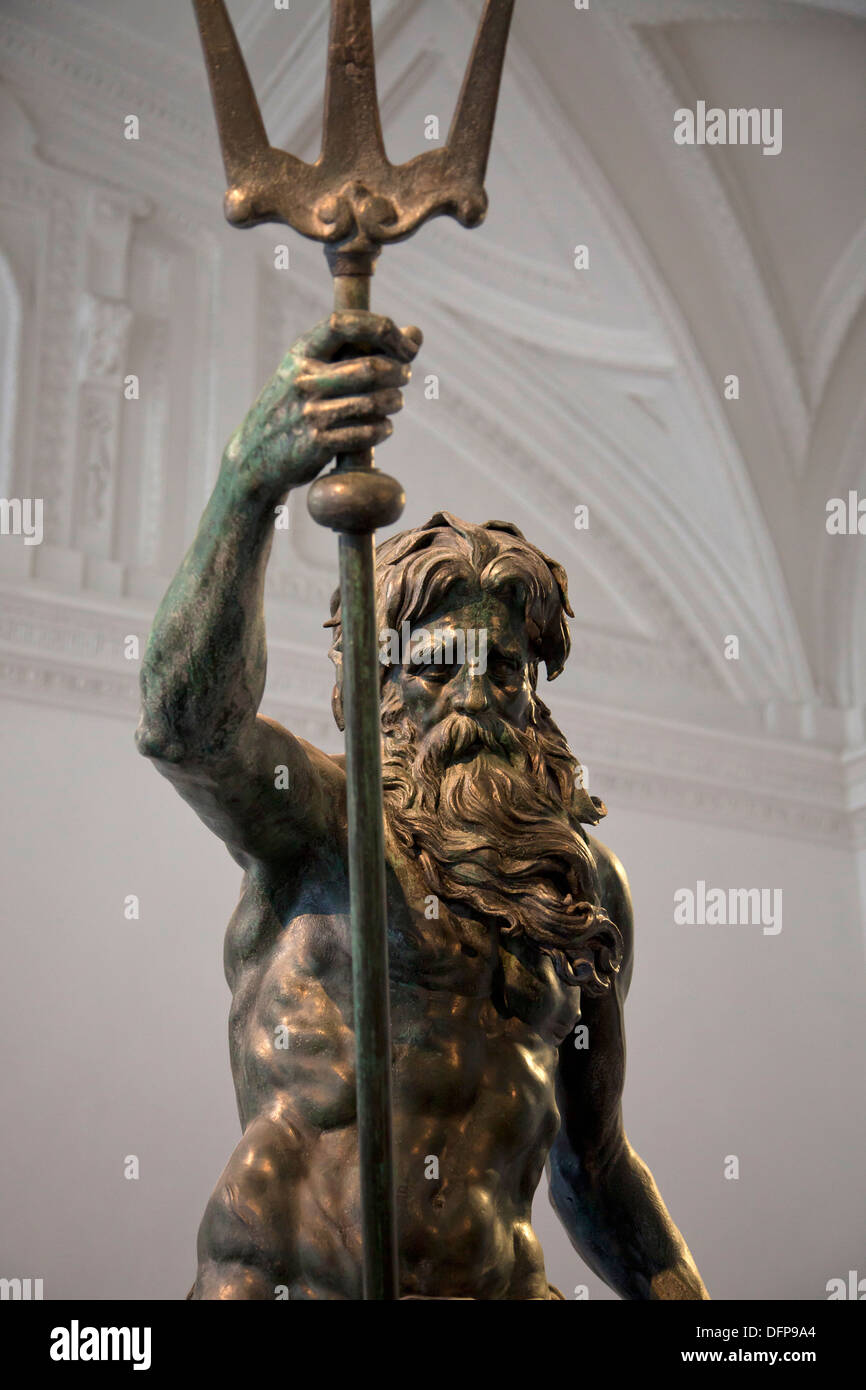Neptun skulptur neptun statue hi-res stock photography and images - Alamy