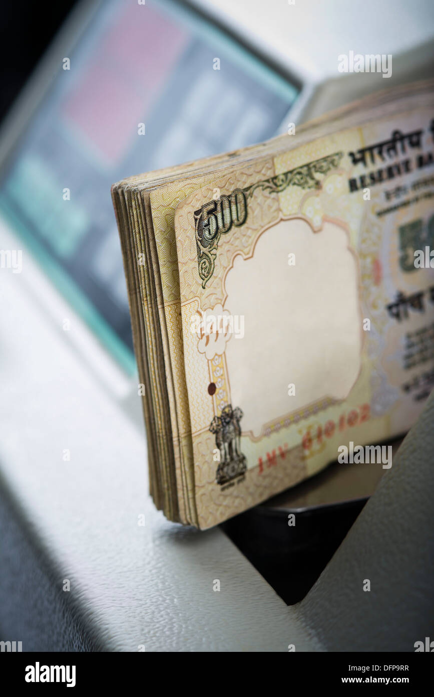 500 hundred indian currency hi-res stock photography and images - Alamy
