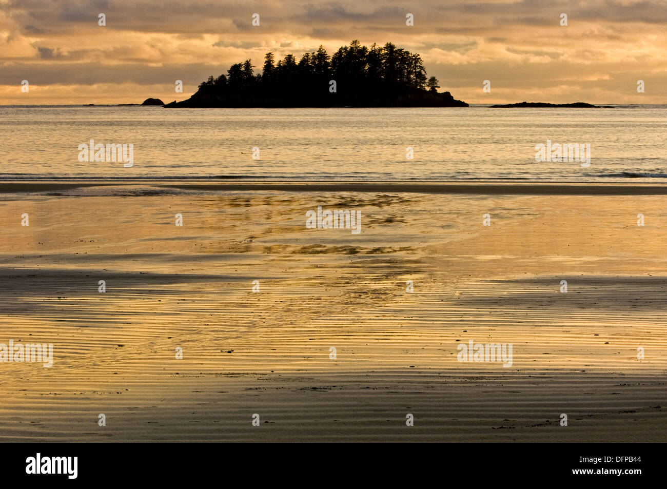 Mackenzie beach sunset hi-res stock photography and images - Alamy