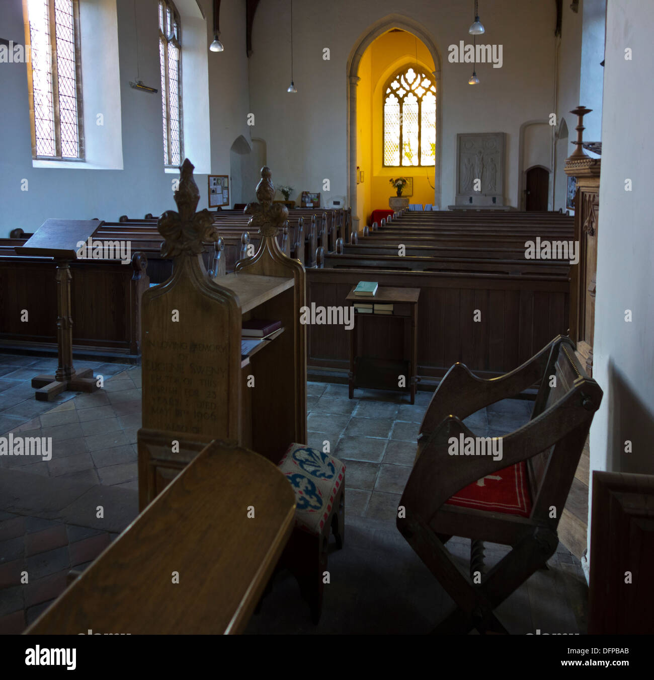 Church interior country england hi-res stock photography and images - Alamy
