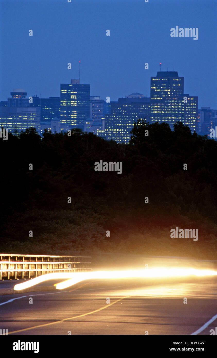 Escape car night hi-res stock photography and images - Alamy