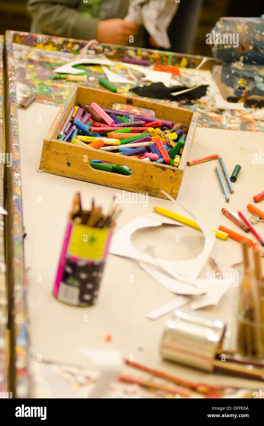 Box of crayons hi-res stock photography and images - Alamy