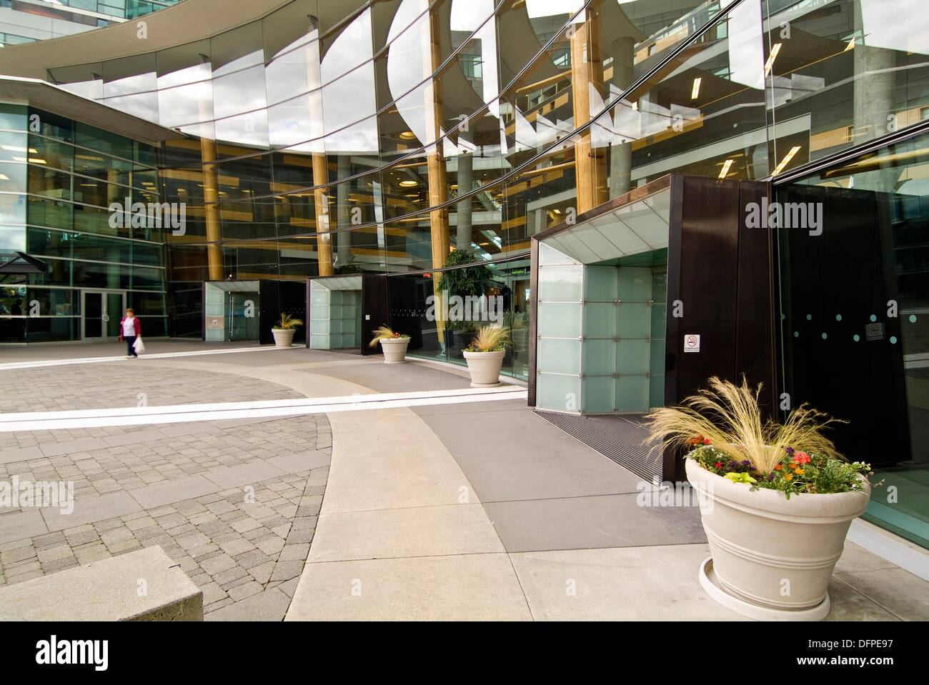 Central surrey mall hi-res stock photography and images - Alamy