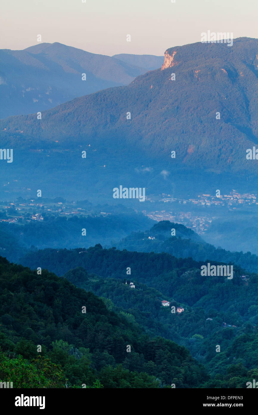Apuan italy hi-res stock photography and images - Alamy