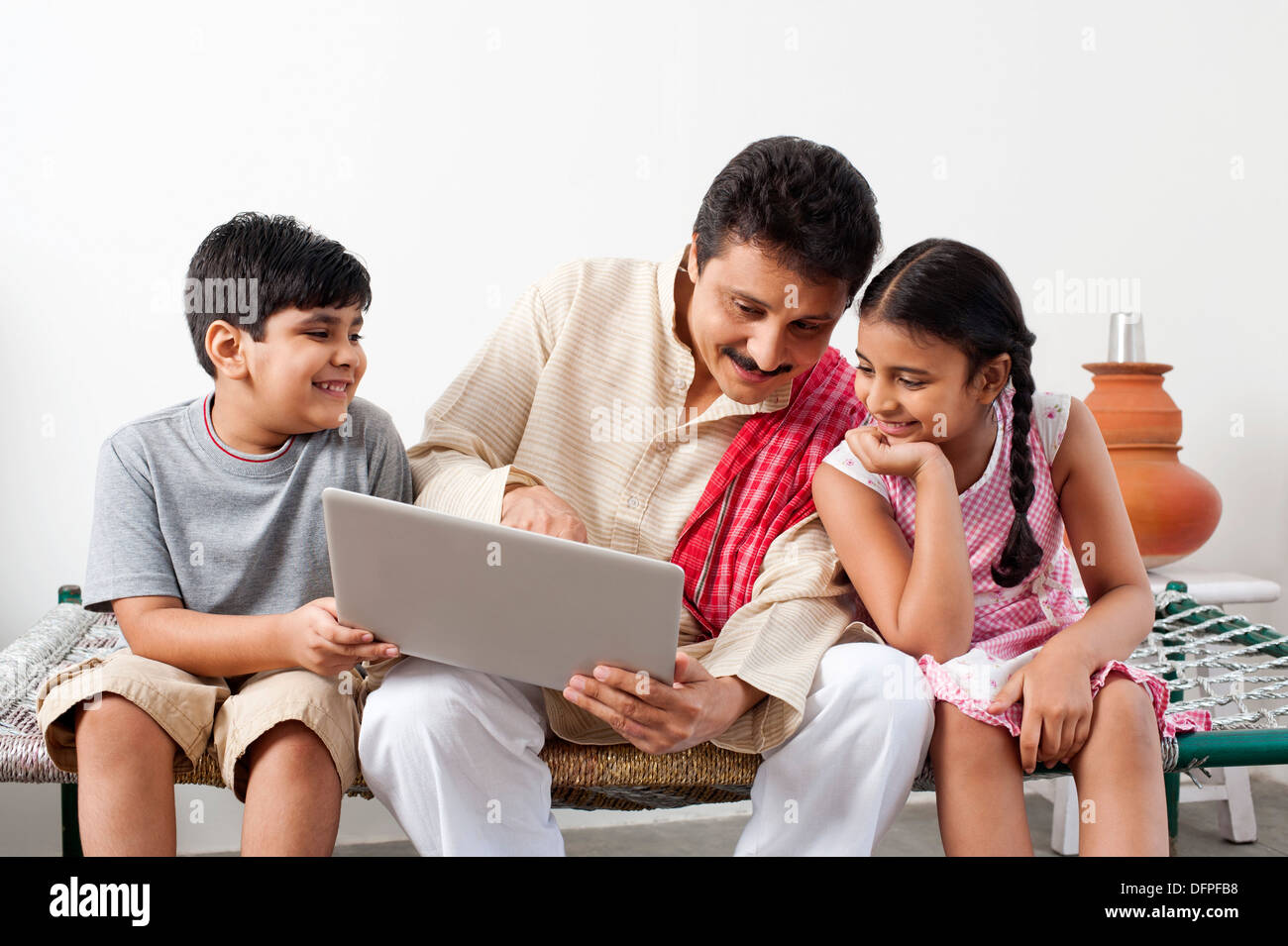 Indian farmer with laptop hi-res stock photography and images - Alamy