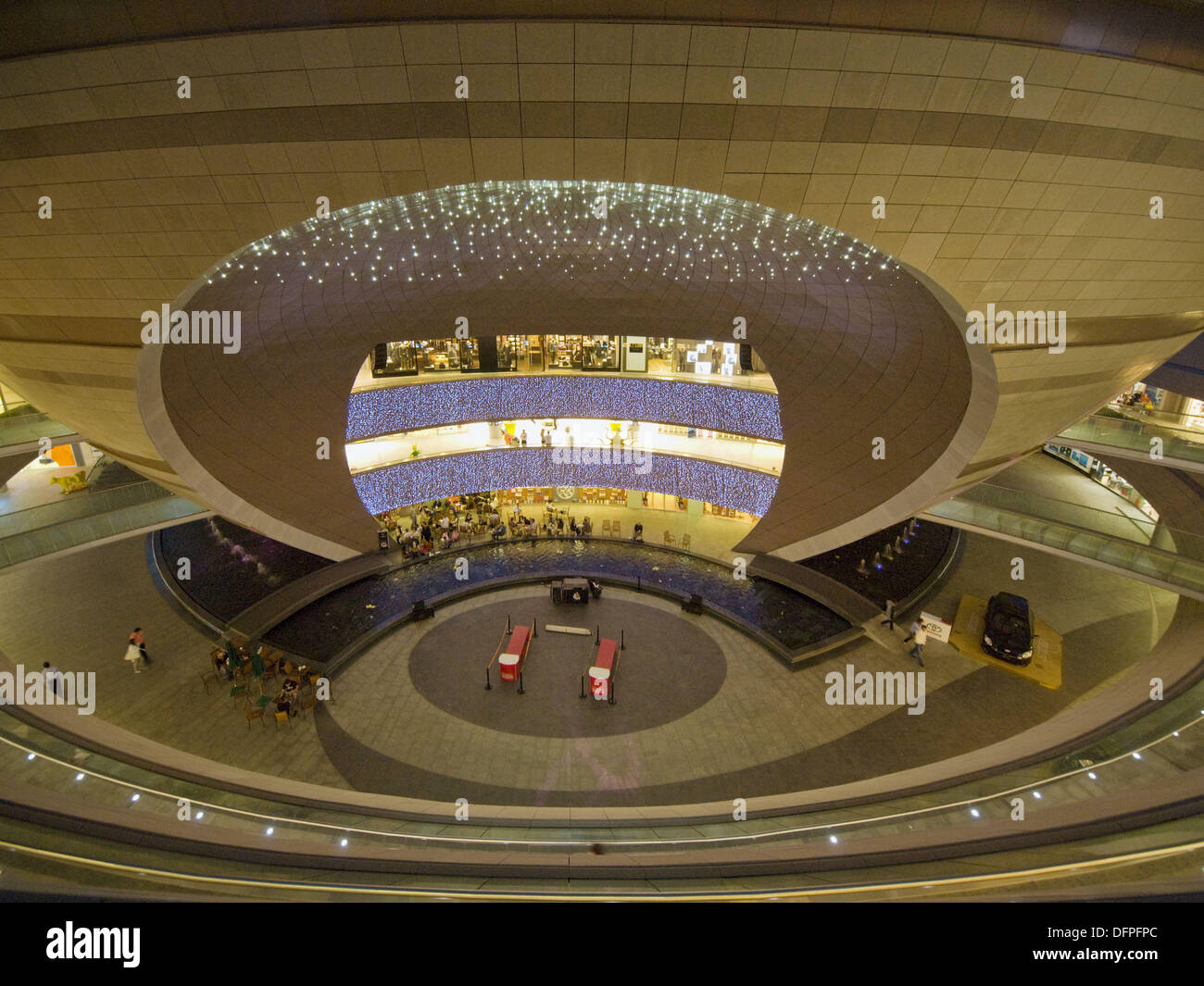 Kanyon shopping center hi-res stock photography and images - Alamy