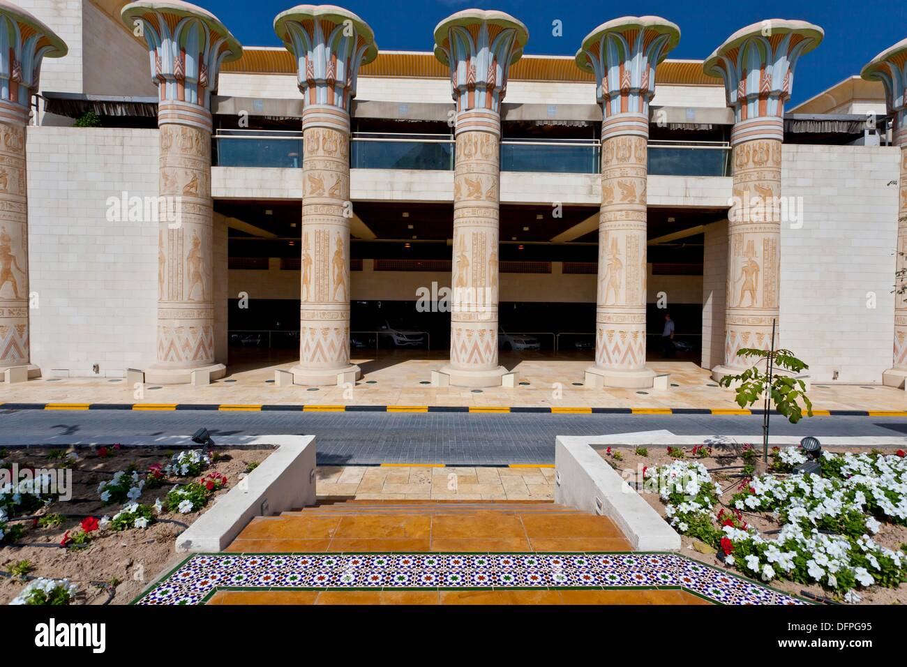 Egyptian architecture hi-res stock photography and images - Alamy