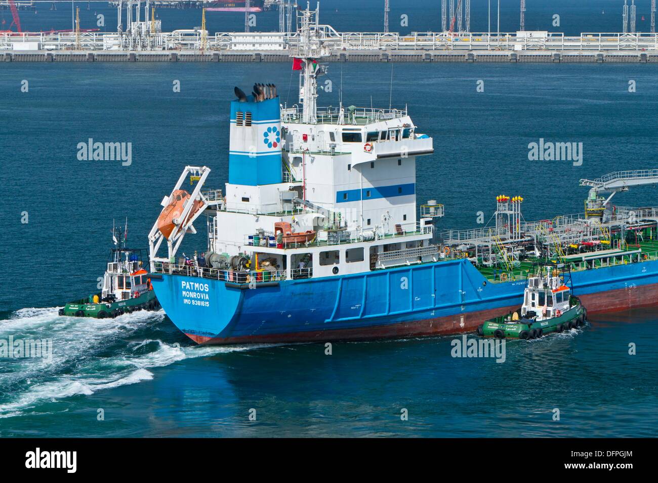 Tugboat work hi-res stock photography and images - Alamy