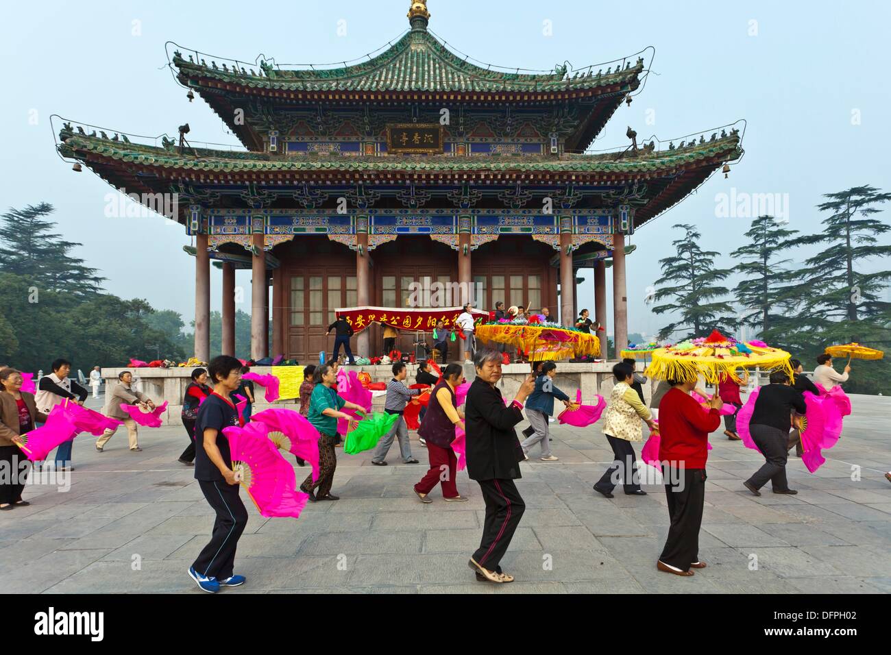 Dance Troop Stock Photos & Dance Troop Stock Images - Alamy