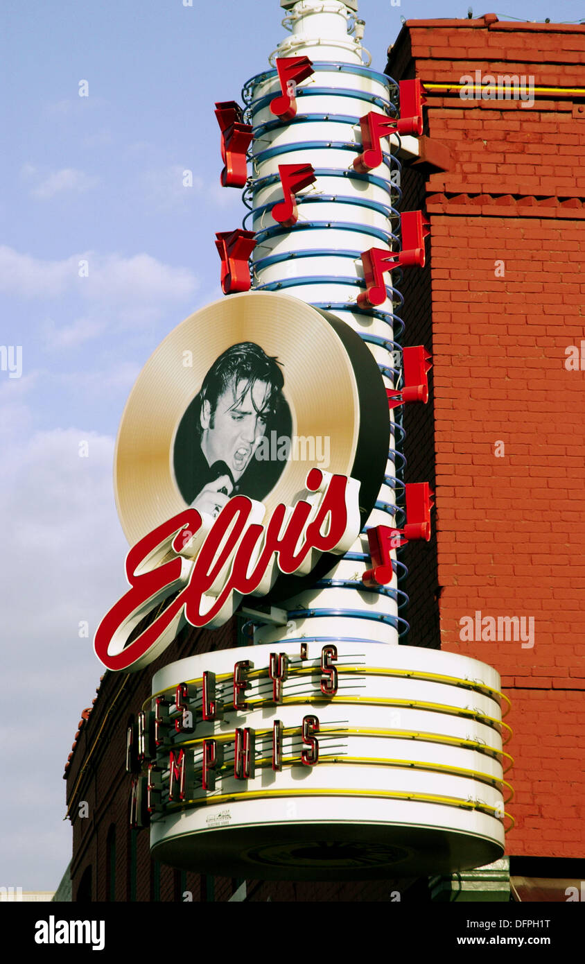 Street sign elvis presley hi-res stock photography and images - Alamy