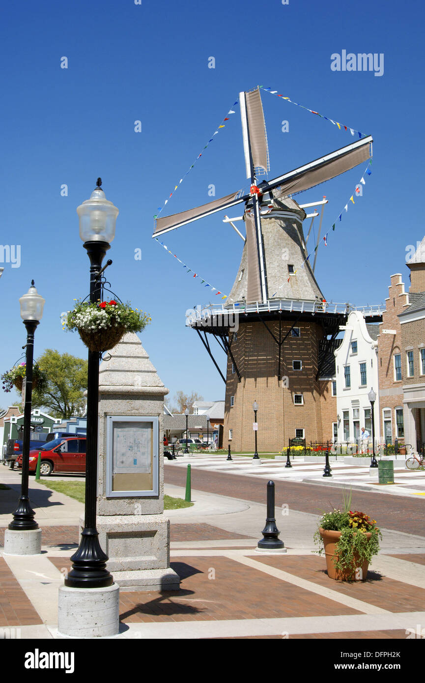 Usa iowa pella dutch windmill hi-res stock photography and images - Alamy