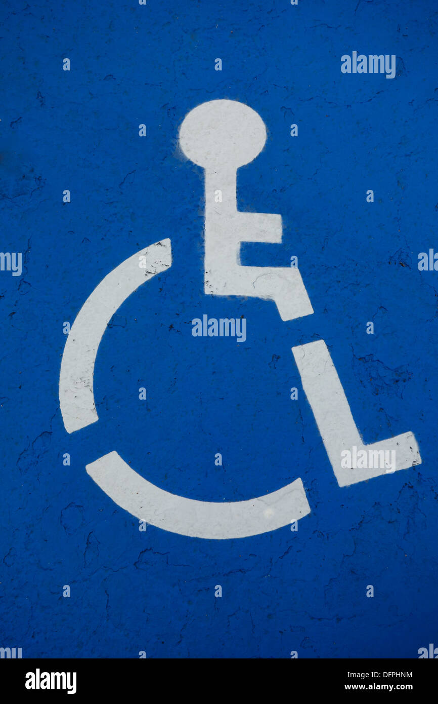 Wheelchair road sign hi-res stock photography and images - Alamy