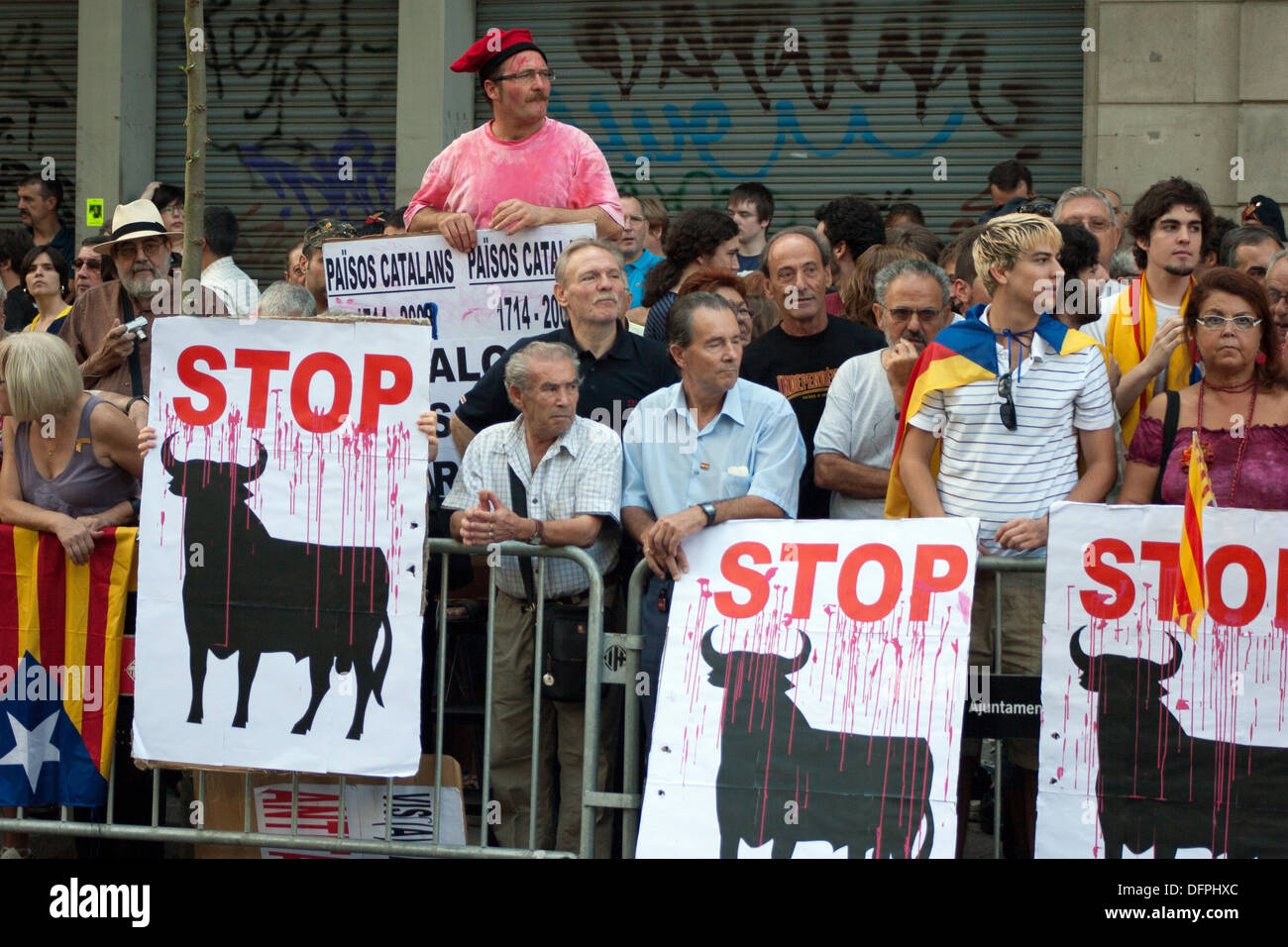 Animal protest barcelona hi-res stock photography and images - Alamy