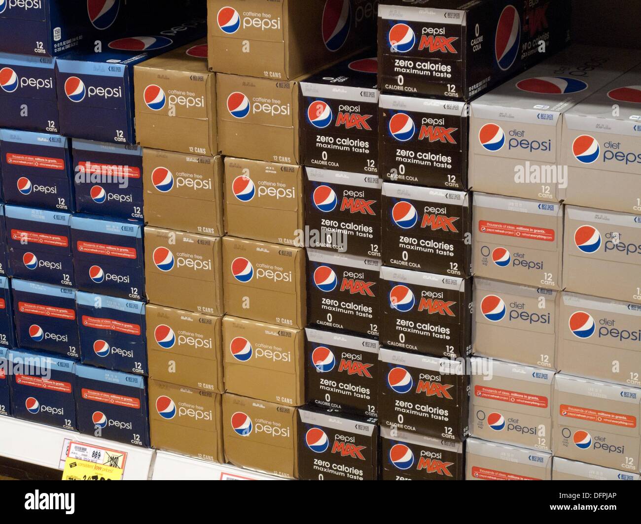 Pepsi Logo Stock Photos & Pepsi Logo Stock Images - Alamy