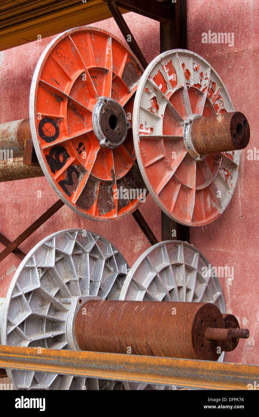 Iron weel hi-res stock photography and images - Alamy