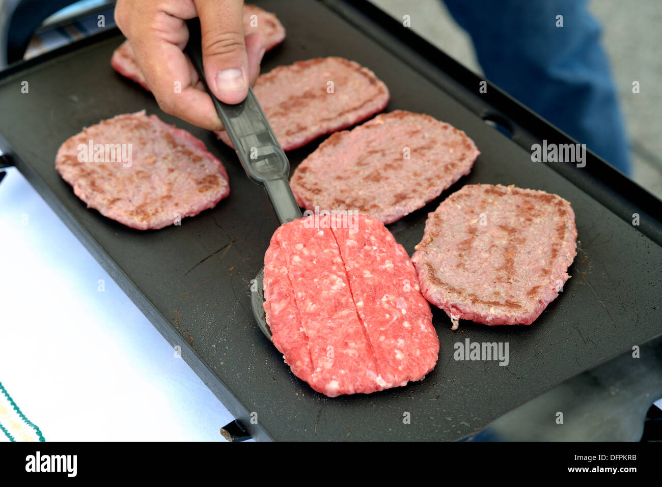 Hand grill hi-res stock photography and images - Alamy