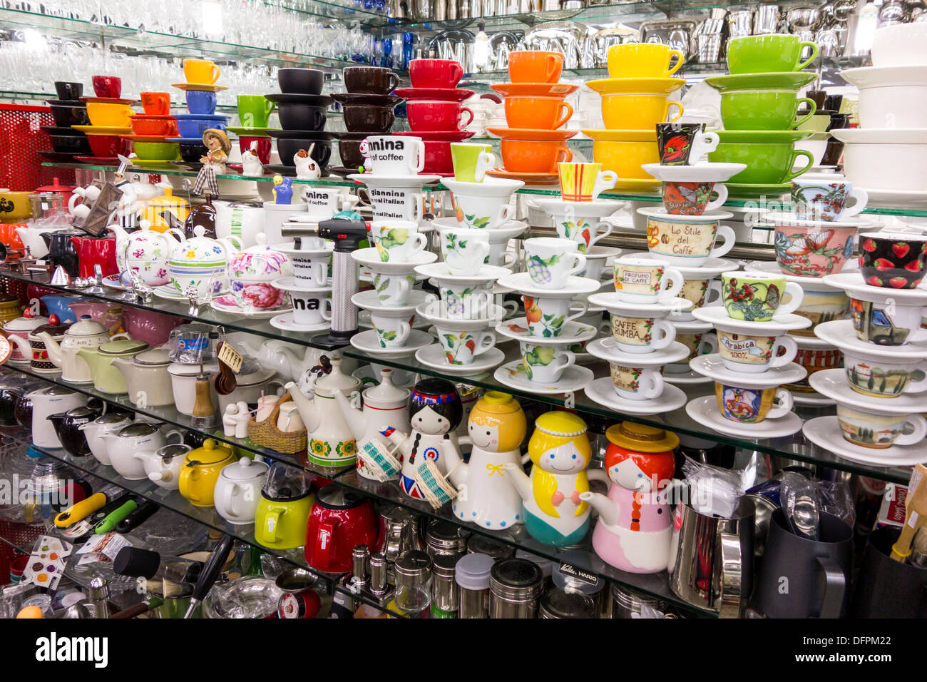 Kitchenwares hi-res stock photography and images - Alamy