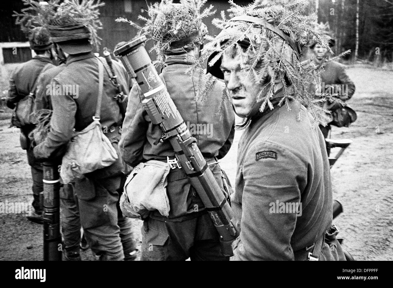 Swedish army uniform hi-res stock photography and images - Alamy