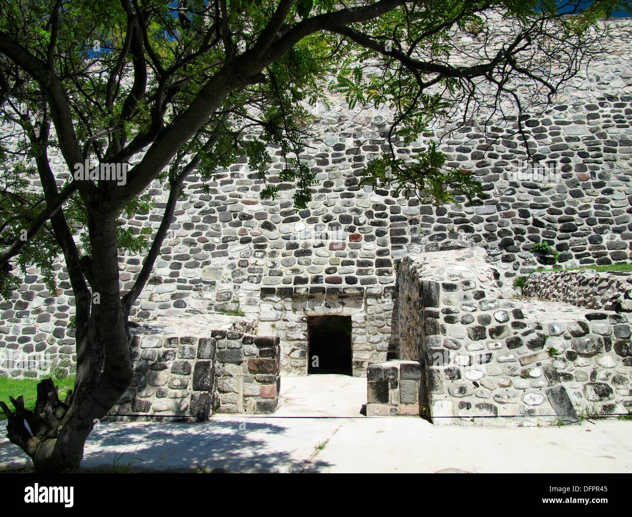 Xochicalco temple hi-res stock photography and images - Alamy