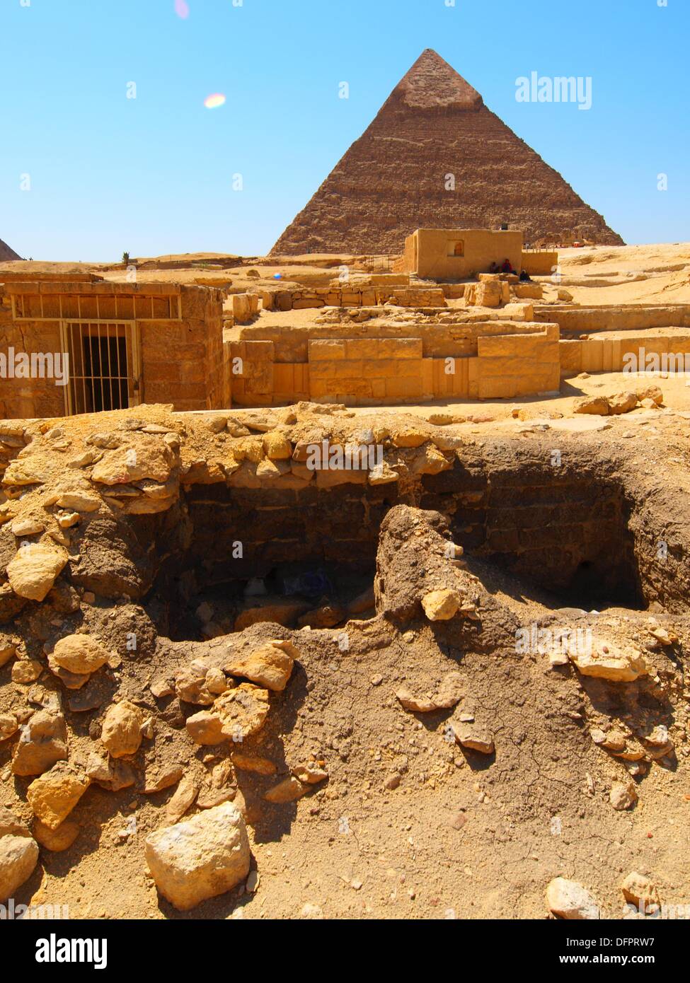 The pyramid of kefren hi-res stock photography and images - Alamy