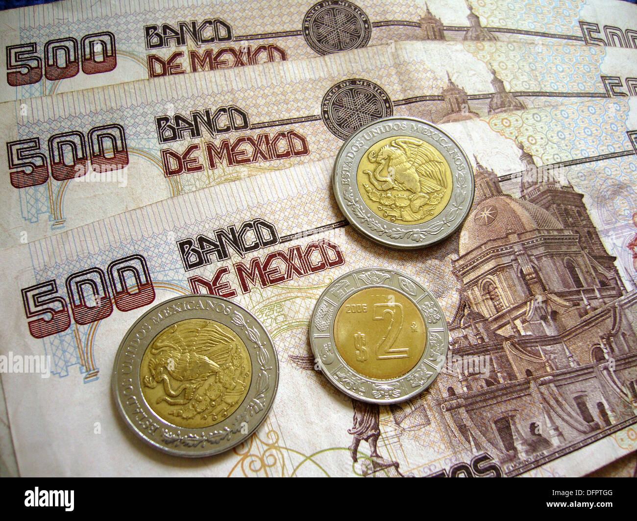 Mexican banknote hi-res stock photography and images - Alamy