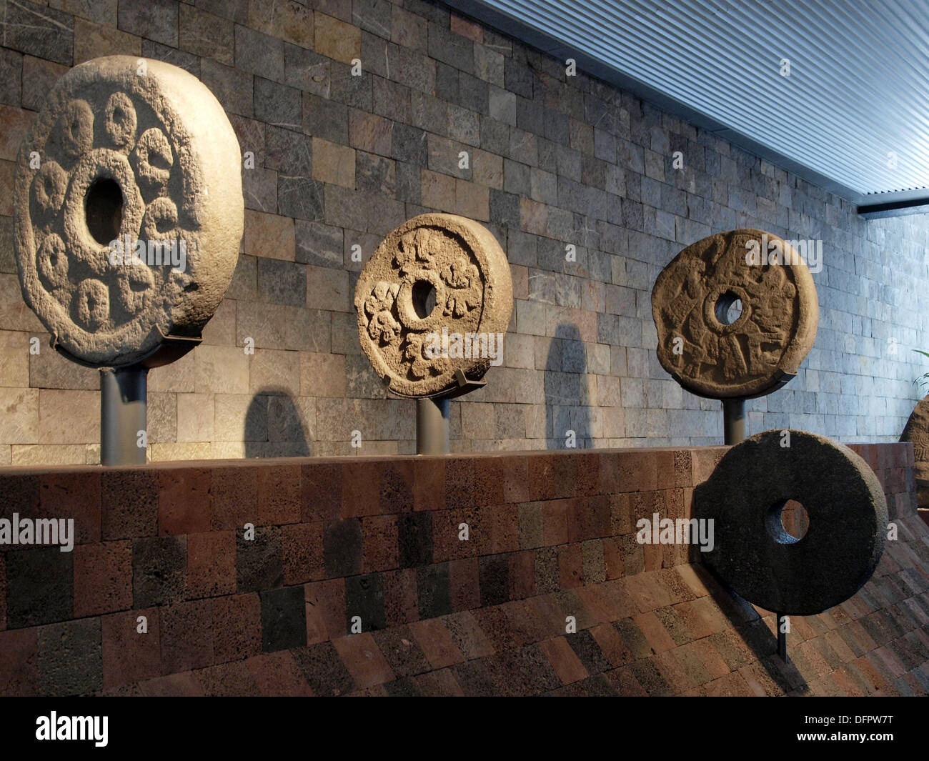 Ball game aztec hi-res stock photography and images - Alamy