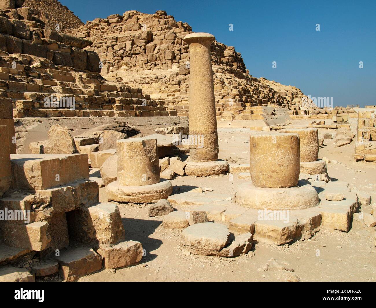 Columnas columnas columnas egipto hi-res stock photography and images ...