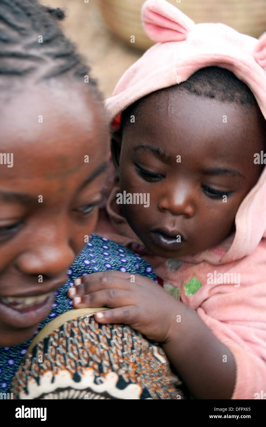 Ethiopia woman baby on back hi-res stock photography and images - Alamy