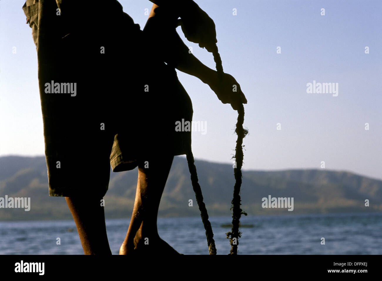 Man pull a rope silhouette hi-res stock photography and images - Alamy
