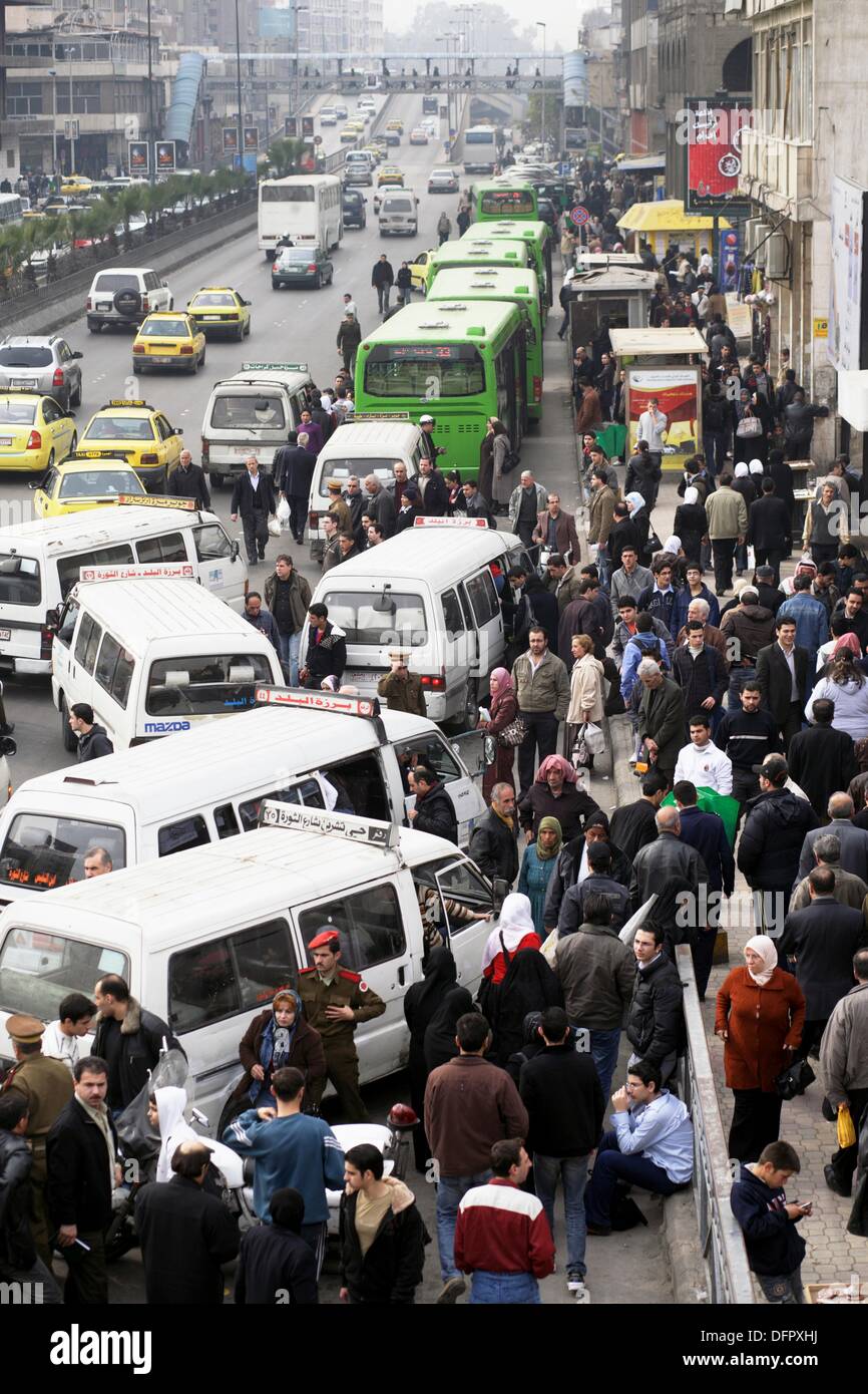 Passengers In Bus Station Busy Stock Photos & Passengers In Bus Station ...