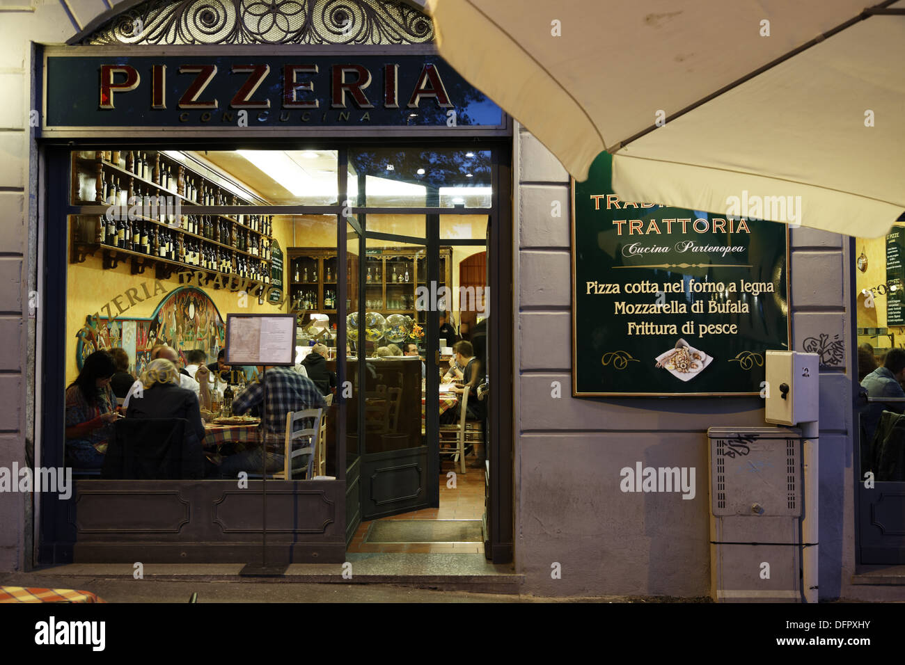 Italy, Lombardy, Milan, Navigli quarter, Restaurants, Bars, Nightife ...