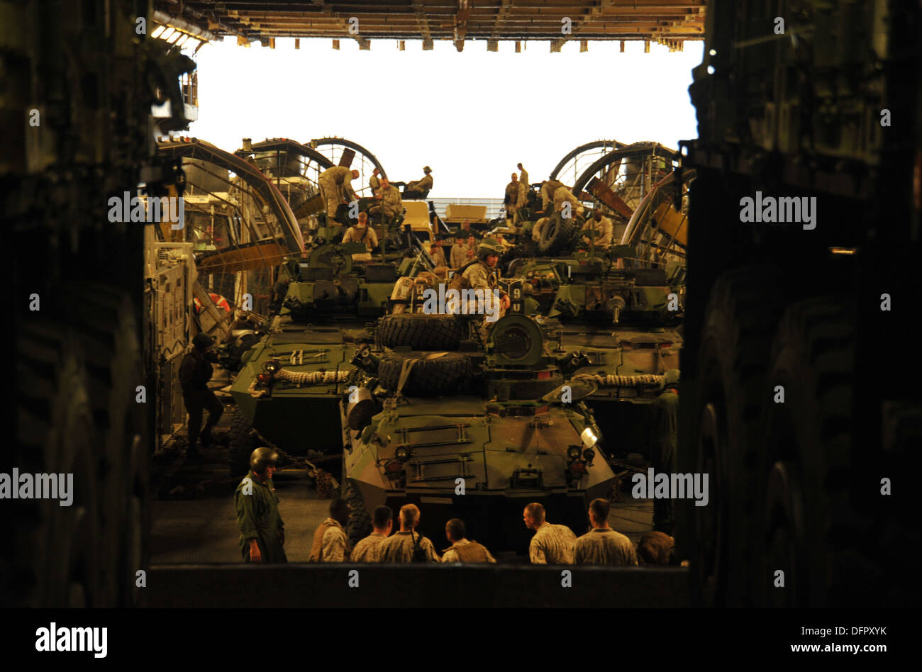 22nd marine expeditionary unit hi-res stock photography and images - Alamy