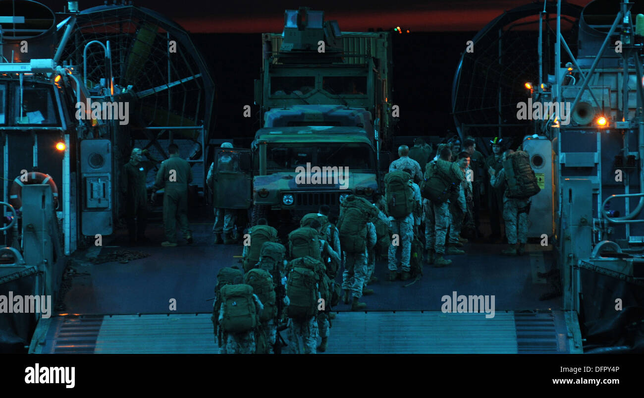 22nd marine expeditionary unit hi-res stock photography and images - Alamy