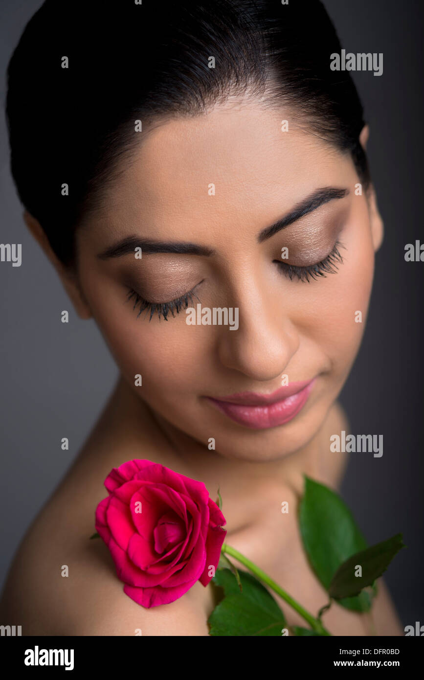 Beautiful indian woman rose hi-res stock photography and images - Alamy