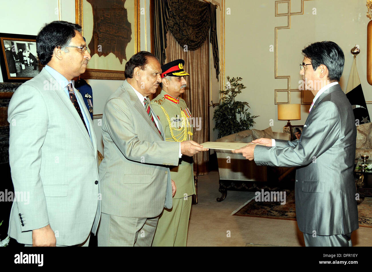 Mr hiroshi inomata hi-res stock photography and images - Alamy